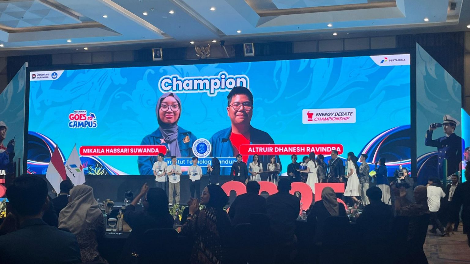 Mahasiswi PWK ITB Raih Juara dalam Energy Debate Competition PGTC 2025 ...